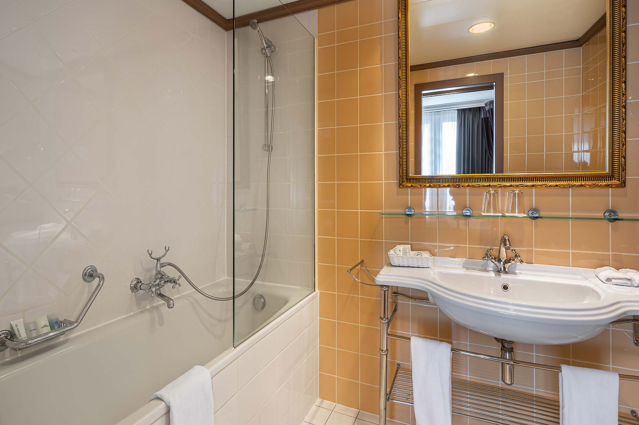 Hotel Royal Geneva | Comfortable Room in Geneva | Standard rooms